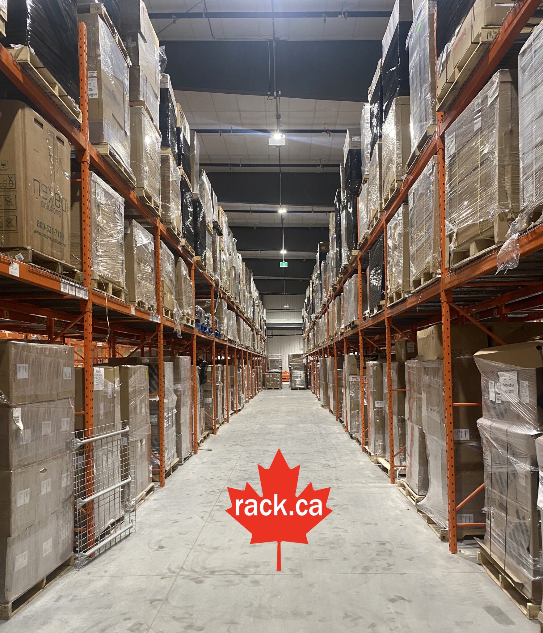 Choosing Between Pallet racking and Floor Stacking